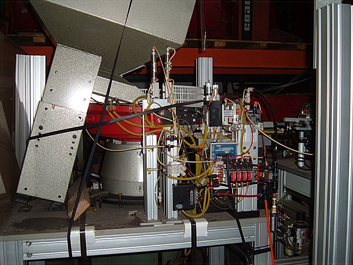 PLASTIC CAPPING MACHINES